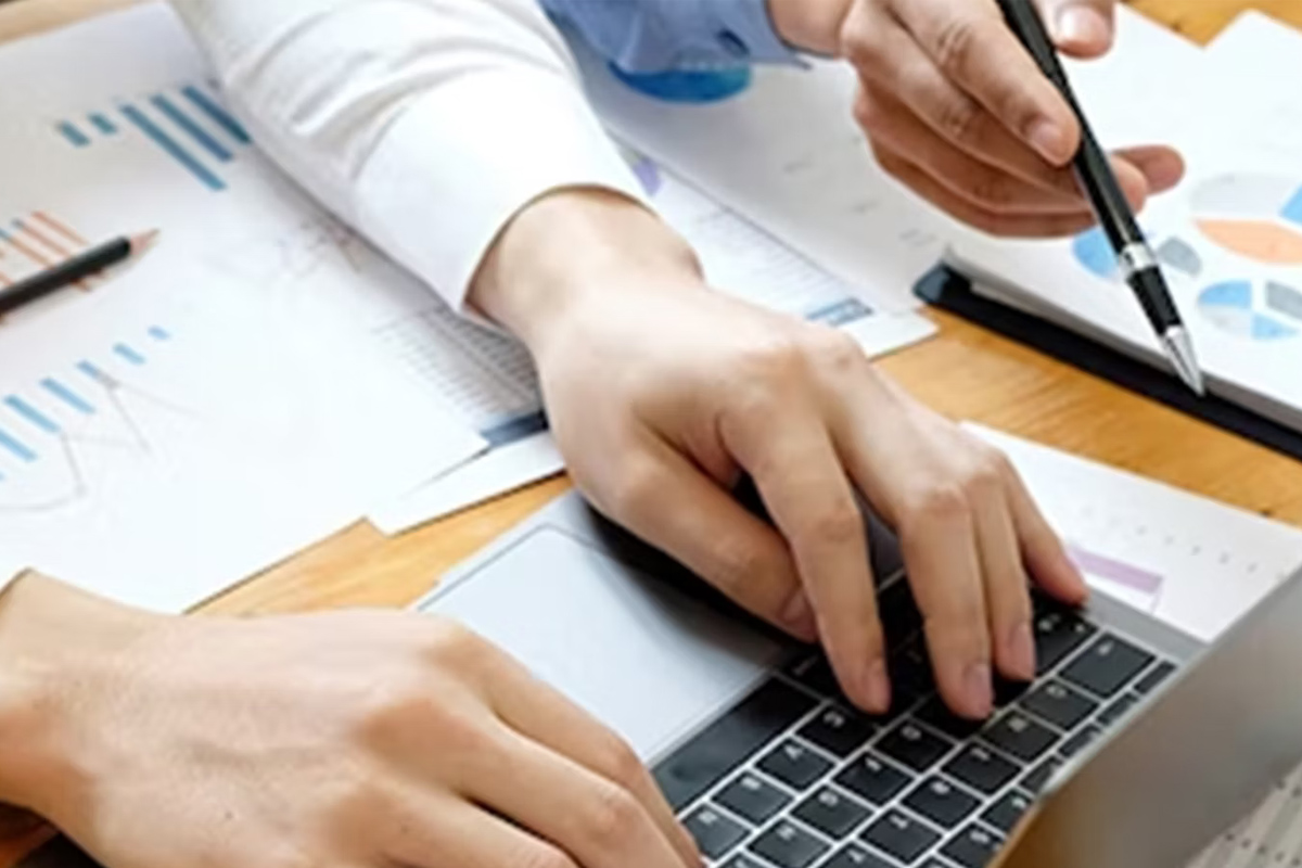 The complete step-by-step guide to invoice automation | Konica Minolta NZ